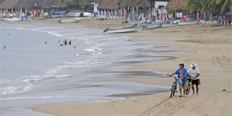 Tras Ataque De Tiburón Cierran Playa Melaque En Jalisco El Informador