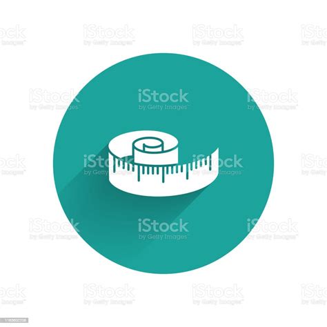 긴 그림자로 격리 된 흰색 테이프 측정 아이콘입니다 측정 테이프 녹색 원 버튼입니다 벡터 일러스트레이션 개념에 대한 스톡 벡터 아트 및 기타 이미지 Istock