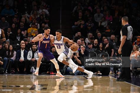 Sacramento Kings Keegan Murray in action, dribbles vs Phoenix Suns ...