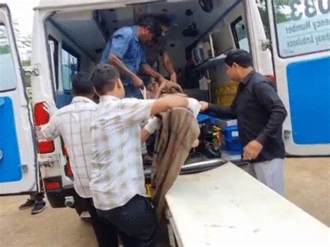 A Passenger Vehicles Tyre Bursts In Ranchi And It Falls Into A Ditch