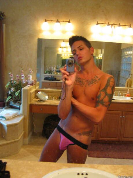Husky Guy Camden Christianson Jack Off His Cock In Bath