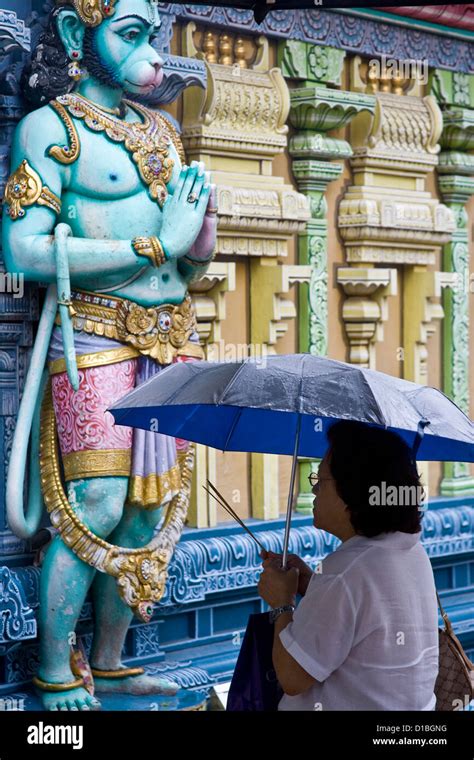 Woman Praying Sri Krishna Hindu Temple Sri Krishnan Temple Exterior