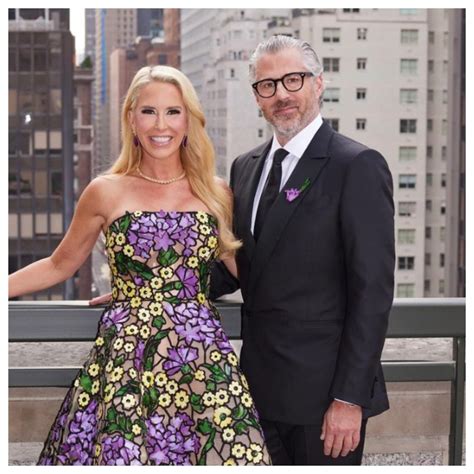 Meet Millionaire Hollywood And Sports Mogul Casey Wasserman Gavin Newsom Jessica Alba Bill