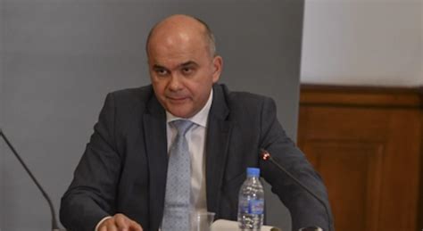 Социалният министър събира синдикати и работодатели заради промени в