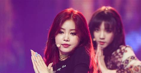 여자아이들 수진섹시한 눈빛으로 사진