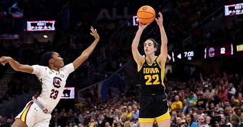 Caitlin Clark Receives Blunt Warning From Wnba Legend Diana Taurasi