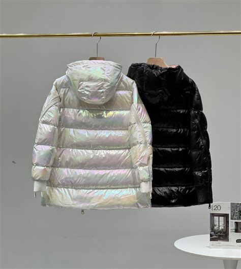 € 180.00 - Moncler Winterjacke Damen - www.luxurystorede.store