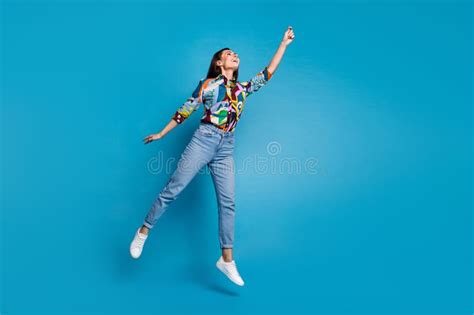 Full Size Photo Of Gorgeous Girl Dressed Print Blouse Jeans Pants