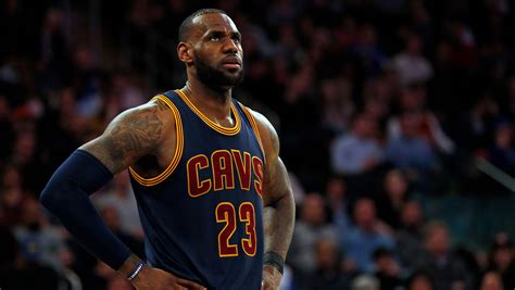Lebron James Defends Warriors Steph Curry Blasts Bum Donald Trump