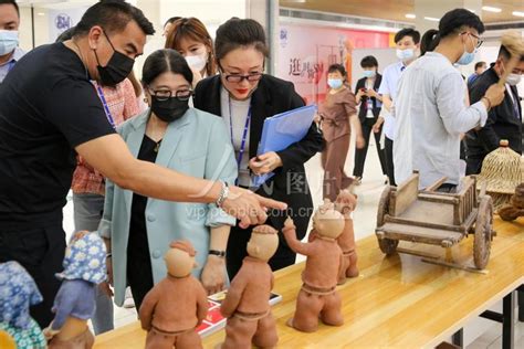 山东淄博：非遗精品展 人民图片网