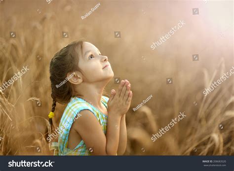 92116 기도하는 소녀 이미지 스톡 사진 및 벡터 Shutterstock