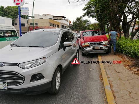 Dos Personas Heridas Tras Aparatoso Accidente Múltiple