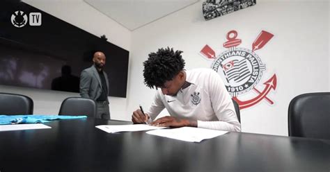 Corinthians Anuncia Empréstimo Do Goleiro Hugo Souza Valor Site