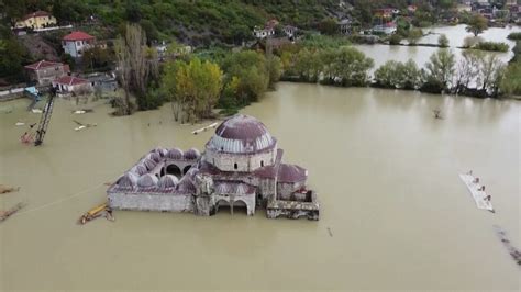 Кадри от дрон показват щетите от наводненията в Албания ВИДЕО