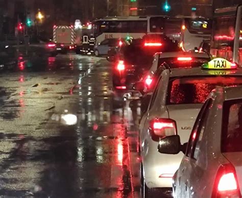 VIDEO FOTO ACCIDENT în Piața Mihai Viteazul din Cluj Un autocar și un