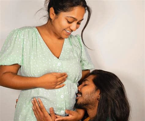 අපි දෙන්නගේ ආදරයට තවත් කෙනෙක් එකතු වෙන්නයි යන්නේ