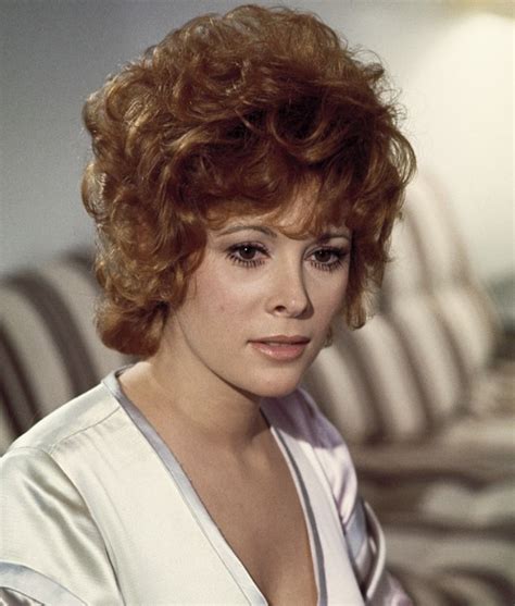 Une Rousse Qui A Captivé Lâge Dor Dhollywood Et A Joué Une Bond Girl