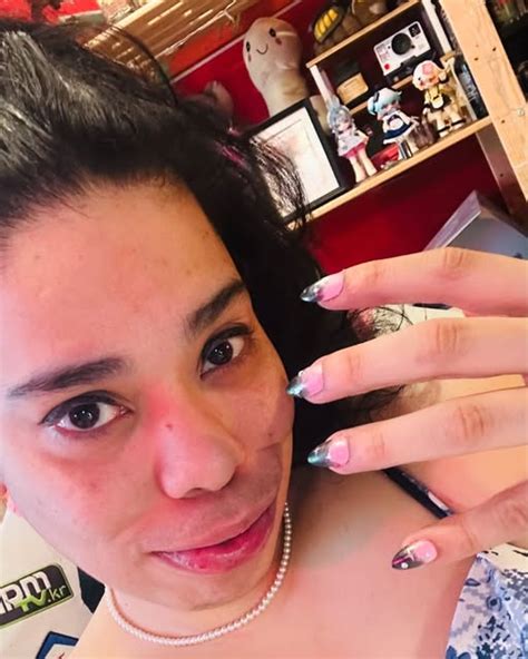 Lizzie Queenlizzie Bi Instagram Photos And Videos