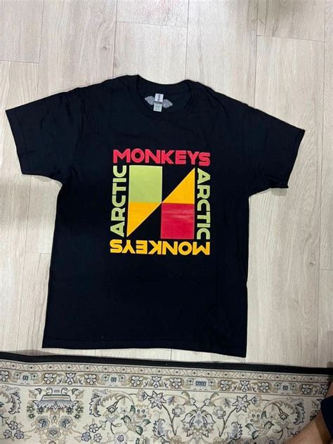 Arctic Monkeys SG Concert Merch T Shirt 2023 L Hobbies Toys
