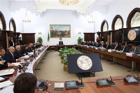 Communiqué Du Conseil Des Ministres Algerie 54