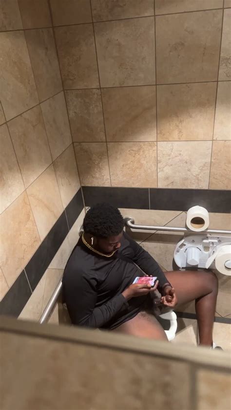 Qt Bathroom Spy Thisvid