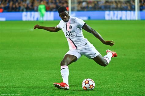 Psg Nuno Mendes Je Suis Ici Pour Continuer à Apprendre