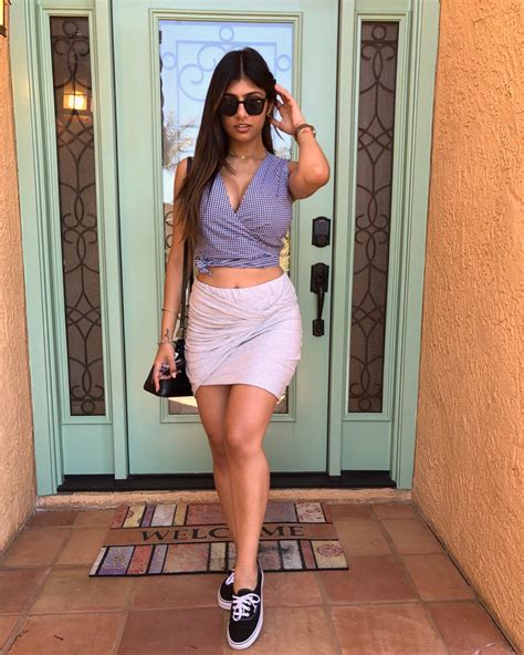 Mia Khalifa Wiki Age Body Measurements Photos — Myinstagirls