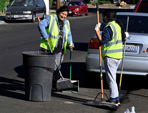 VNNC And VCC Clean Up Van Nuys Neighborhood Council