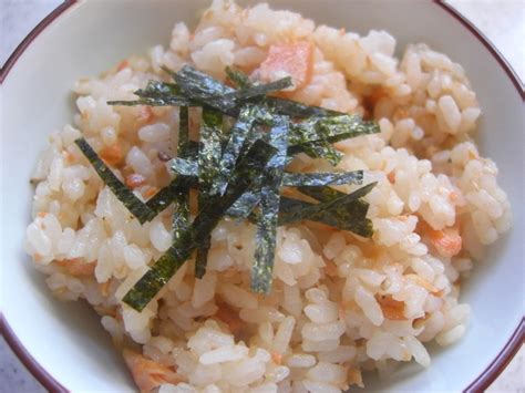 鮭のアラで混ぜご飯 By ゆーゆーまま 【クックパッド】 簡単おいしいみんなのレシピが342万品