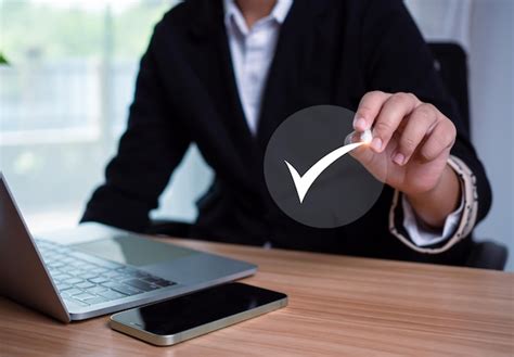 Premium Photo Businesswoman Checking Items And Filling Out Online