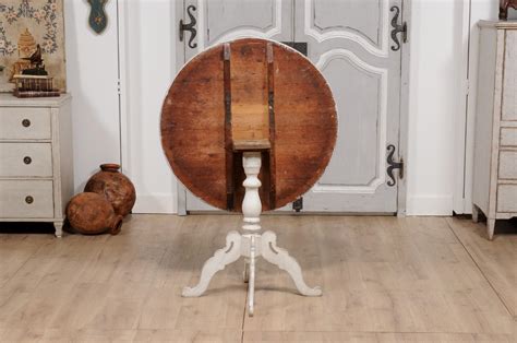 1860s Swedish Light Grey Painted Tilt Top Table With Round Top And