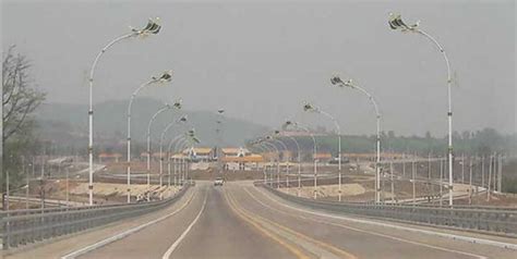 မတ်လ ၁၉ ရက်နေ့ မဲဆောက် မြဝတီ အမှတ် ၂ ထိုင်းမြန်မာချစ်ကြည်ရေးတံတားဖွင့်ပွဲ ဒေါ်အောင်ဆန်းစုကြည်န