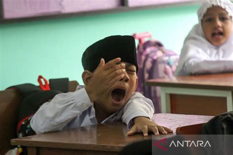 Hari Pertama Masuk Sekolah Siswa Baru ANTARA News Aceh