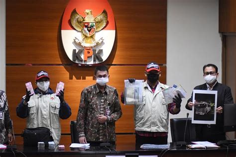Kpk Kembali Geledah Sejumlah Ruangan Di Kantor Bupati Kutai Timur