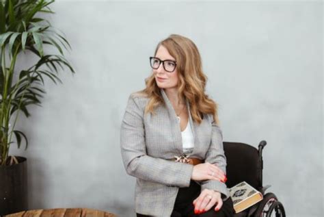 Pesona Cewek Cantik Berkacamata Hijab Dan Non Hijab