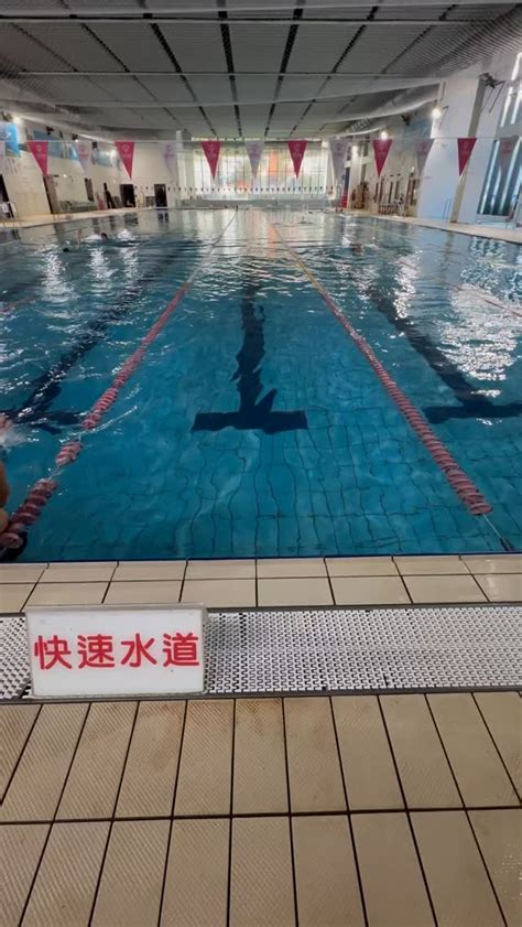 馬拉松marathon 訓練95 老天應該在考驗我的應變能力 自上週過度訓練失眠 休息調整恢復訓練一週後 週二墊腳熱身力道沒控制好 左小腿