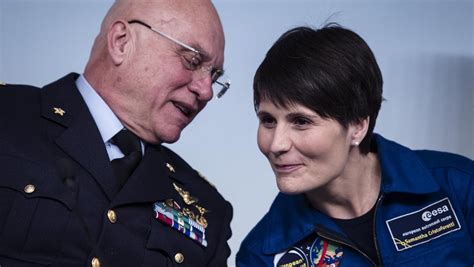 Il Ribaltone Spaziale E Lira Grillina Via Battiston Arriva Un Generale La Repubblica