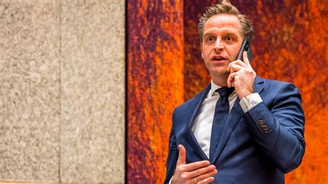 Kamer Hekelt Trage Vaccinatie De Jonge Belooft Voorraad Snel Weg Te