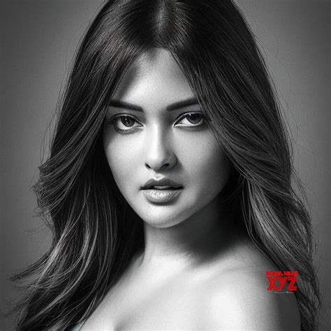 Actress Riya Sen Latest Glam Stills Social News Xyz