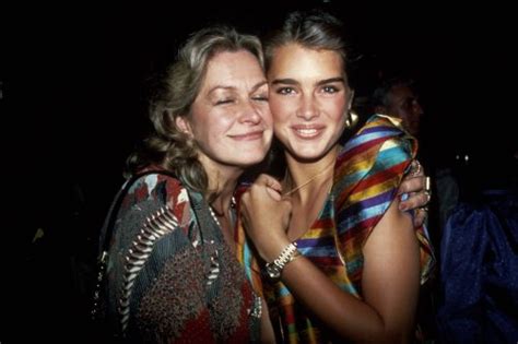 Brooke Shields Celebrates Mother S Day By Honoring Her Late Mom And Sending Love To Her