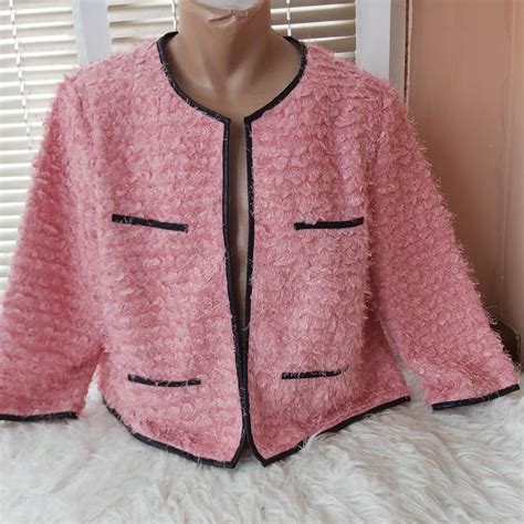 Класнючий святковий жакет — ціна 100 грн у каталозі Кардигани Купити жіночі речі за доступною