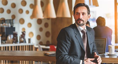 La Différence Entre Un Expert Comptable Et Un Comptable