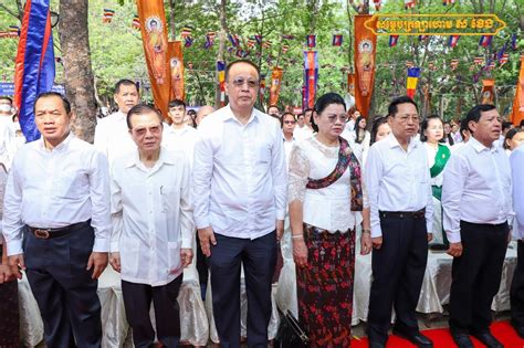 សម្ដេចក្រឡាហោម ស ខេង អញ្ជើញចូលរួមជាអធិបតីក្នុងពិធីបុណ្យវិសាខបូជា