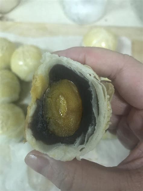 【超简单 免揉 酥掉渣的蛋黄酥超详细附全程视频不破酥『万能酥皮』图片】vivian 109下厨房