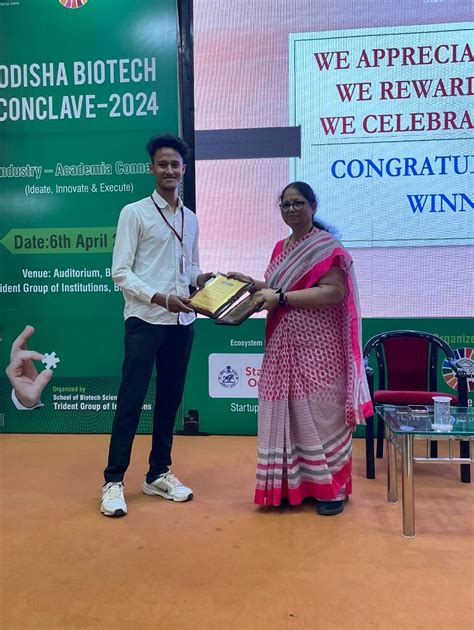 Ashish Kumar Sahoo On Linkedin Receiving The Shining Star🌟 Award From Our Respected Chair