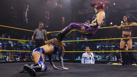 紫雷イオがゾーイ・スタークと組んで次週にタッグ王座挑戦者決定トリプルスレット戦【wwe Nxt】 Tokyo Headline
