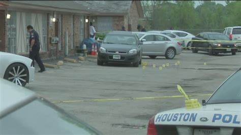 Two People Dead After Shooting At Southeast Houston Apartment Complex