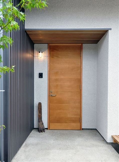 รวม 41 ไอเดีย ประตูไม้หน้าบ้านแบบบานเดี่ยว สวยทันสมัย เสริมเสน่ห์ให้กับบ้าน