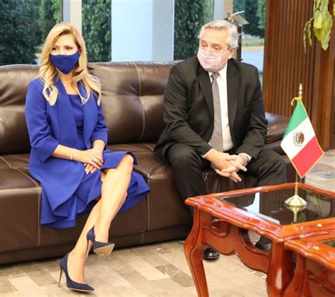 Fabiola Yáñez Y El Vestido Azul Que Se Robó Las Miradas En Su Paso Por