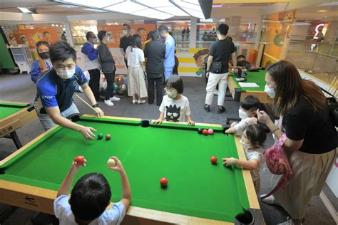 大棋盤︱政府推「家庭友善桌球館」 年滿8歲、穿校服可入場 或設獨立通道出入 星島日報